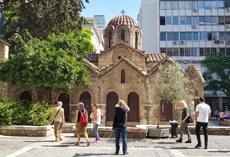 Οι μικρές ιστορίες των βυζαντινών ναών της Αθήνας | 60+